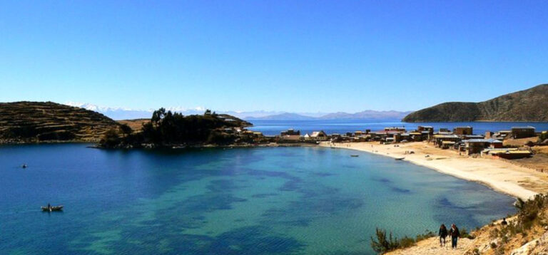 Le niveau du lac Titicaca baisse dangereusement - Bee Travel News Le niveau du lac Titicaca baisse dangereusement - Bee Travel News